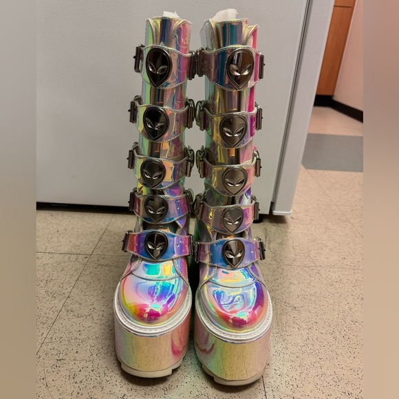 YRU | Shoes | Yru Dune Alien Space Iridescent Size | Poshmark